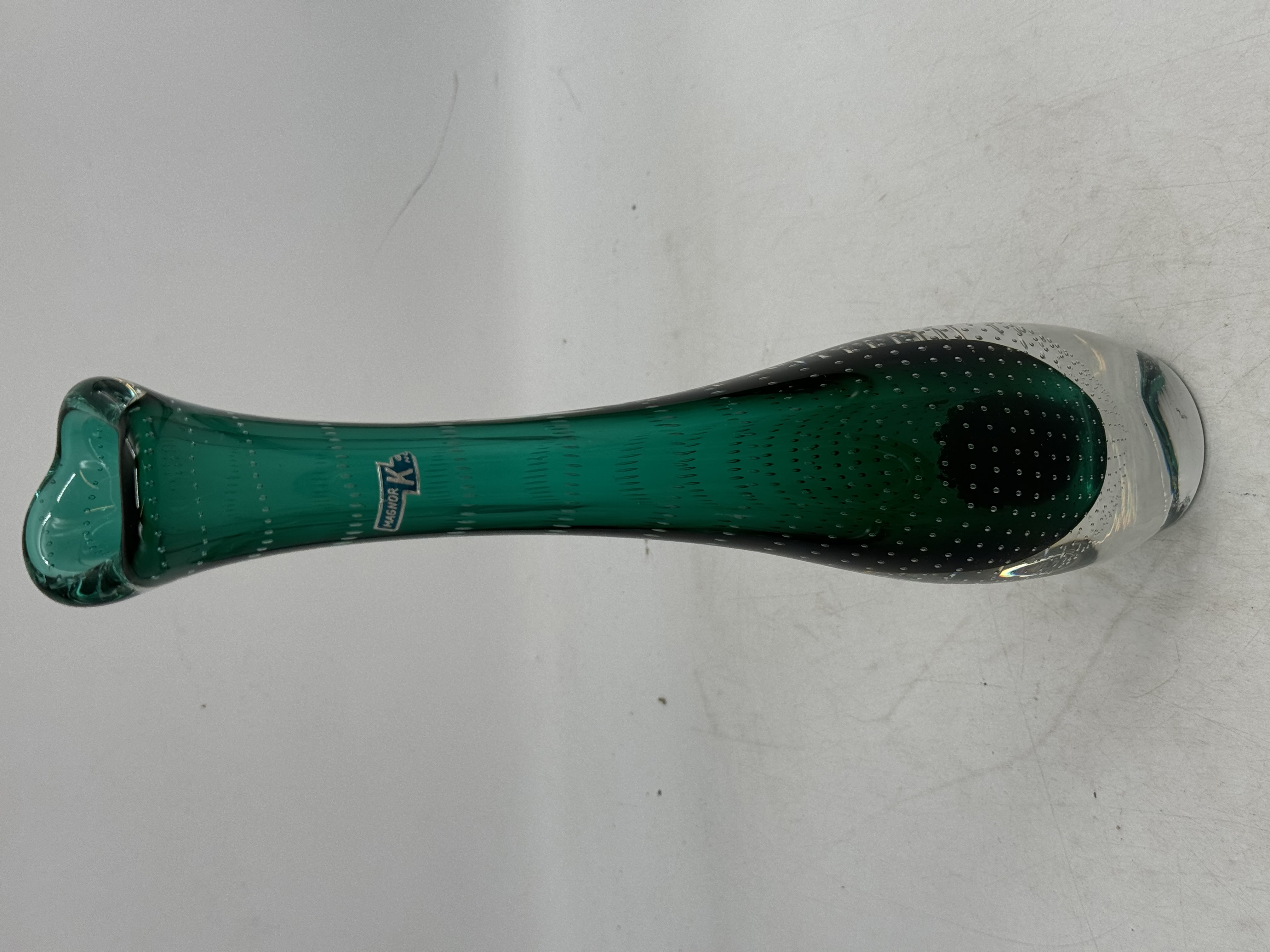 Magnor- Blomstervase med etikett | Auksjon